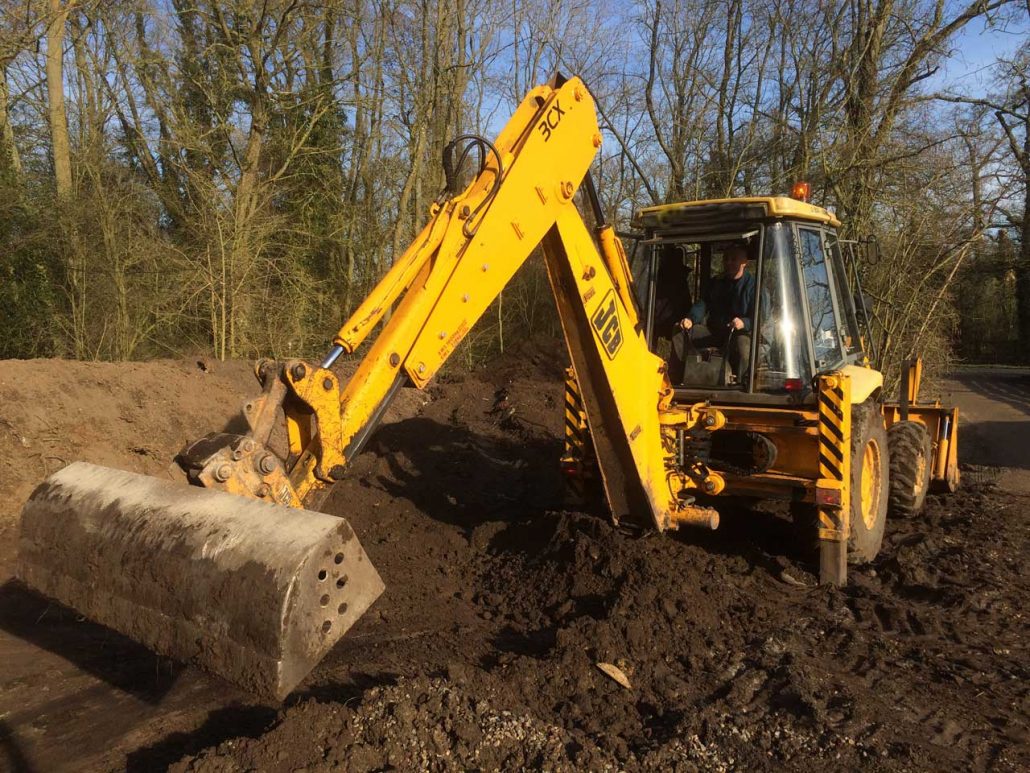 Digger hire with driver Berkshire Hampshire Surrey - Let The Digger Do It