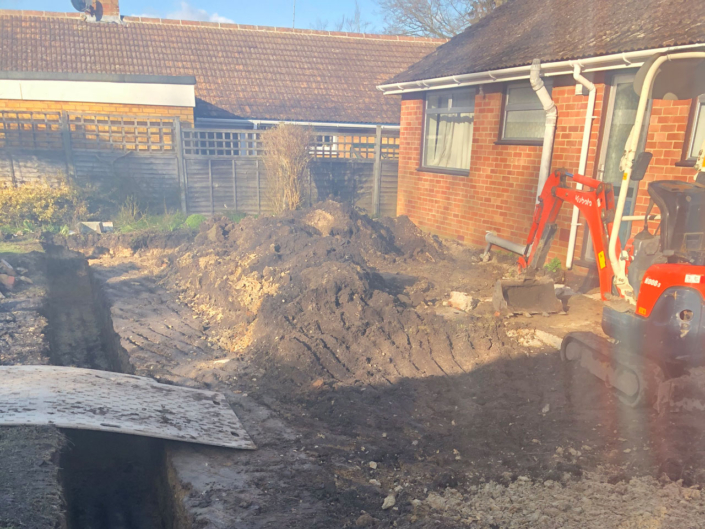 Mini digger hire with driver in Berkshire Hampshire Surrey - Let The ...